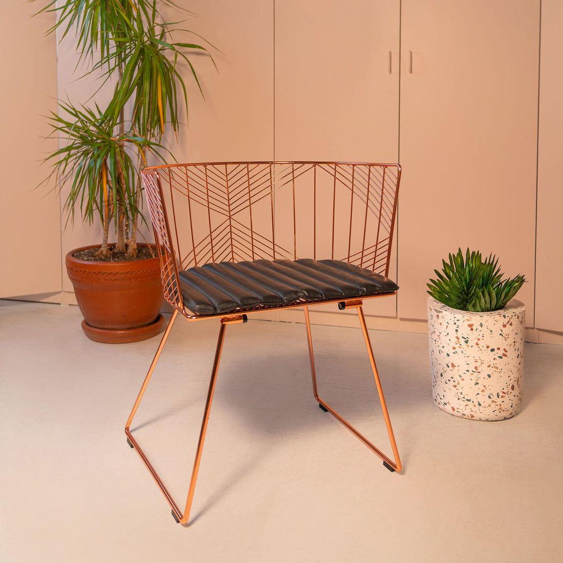 bend seating bunny lounge chair – Vertigo Home